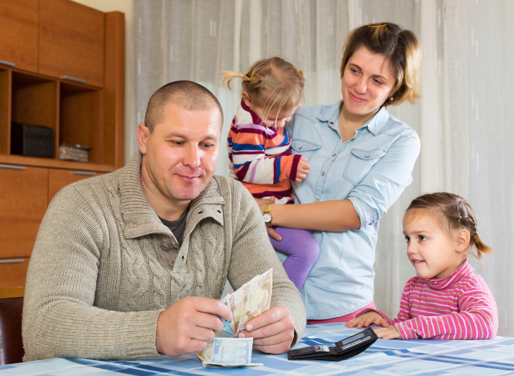 Kolik stojí měsíční provoz čtyřčlenné rodiny | Epeníze