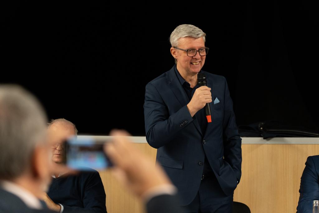 Karel Havlíček k energiím: Vláda svléká gatě před brodem